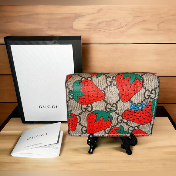 Gucci | Bags | Gucci Gg Supreme Strawberry Wallet Wbox | Poshmark